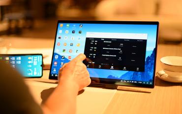 Edge 2.5D - The Ultimate 4K Wireless Touchscreen Monitor - Gadget User